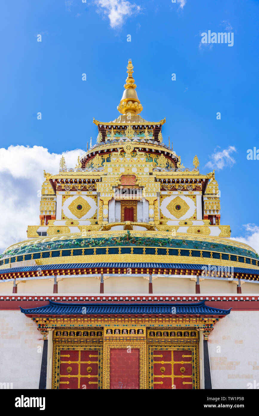 Shangri-La Tibetan Jinding Building, Yunnan, China Stock Photo - Alamy