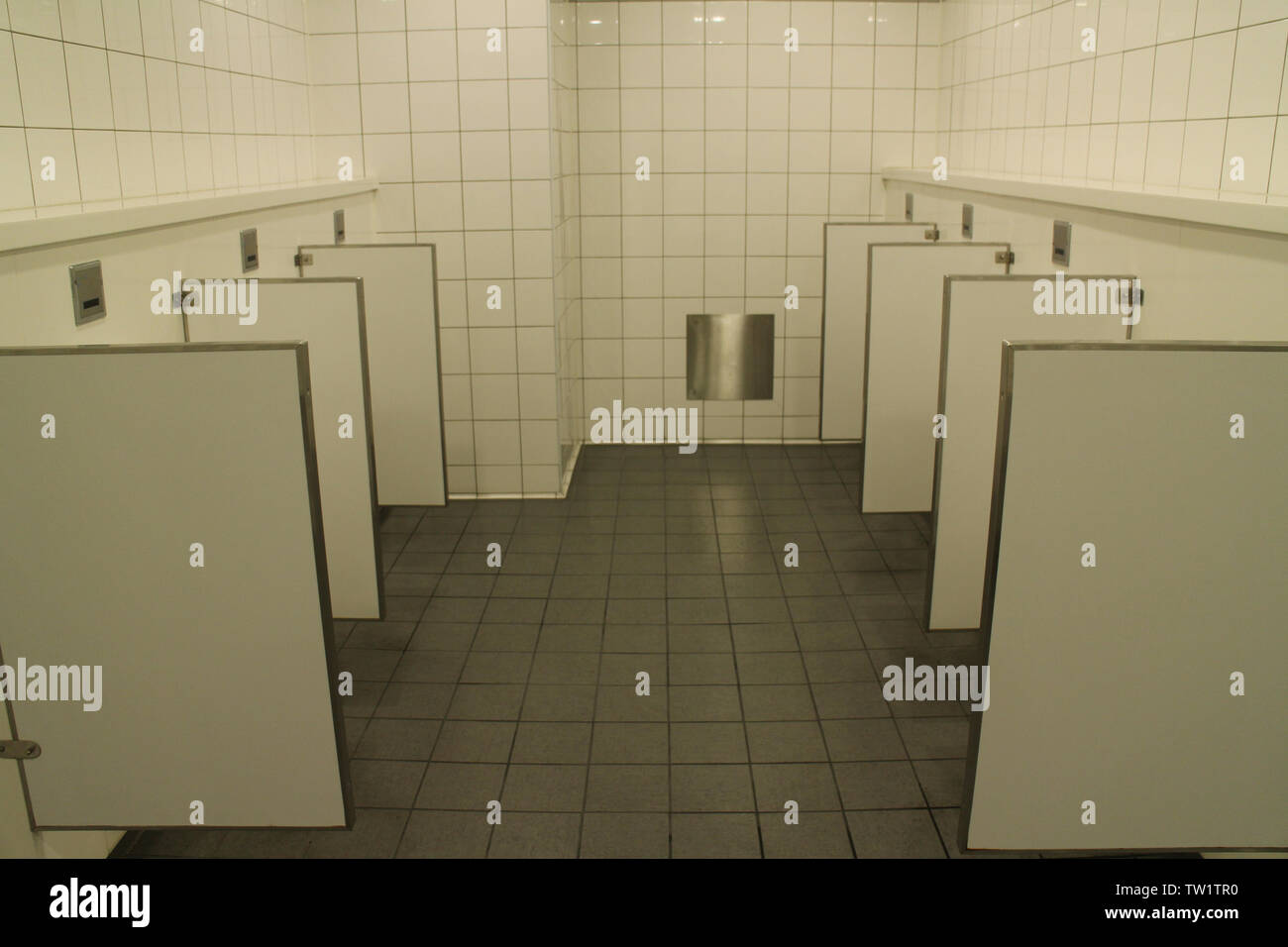 School toilet outside hi-res stock photography and images - Alamy