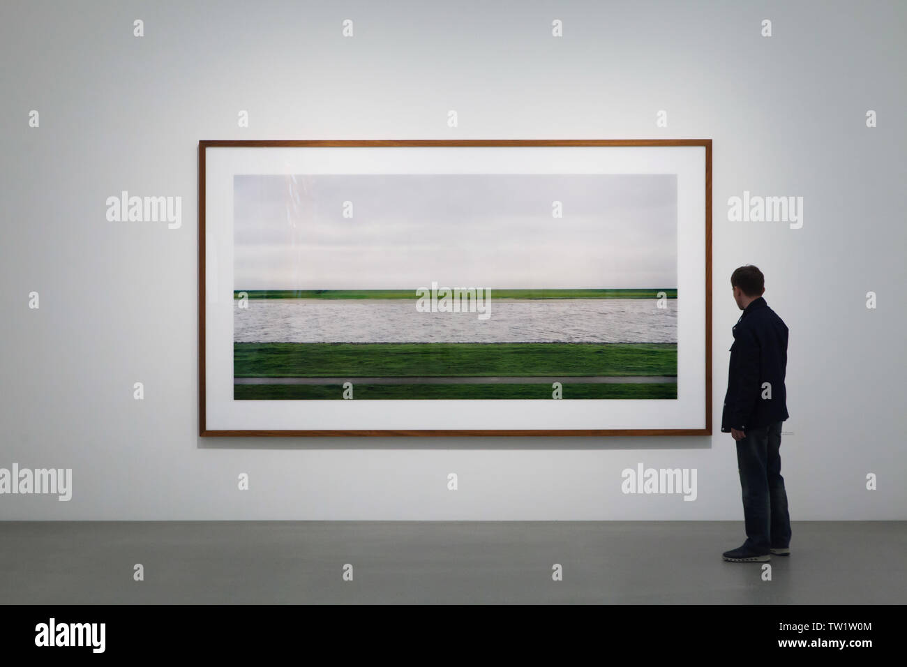 Rhein Ii Andreas Gursky Hi res Stock Photography And Images Alamy