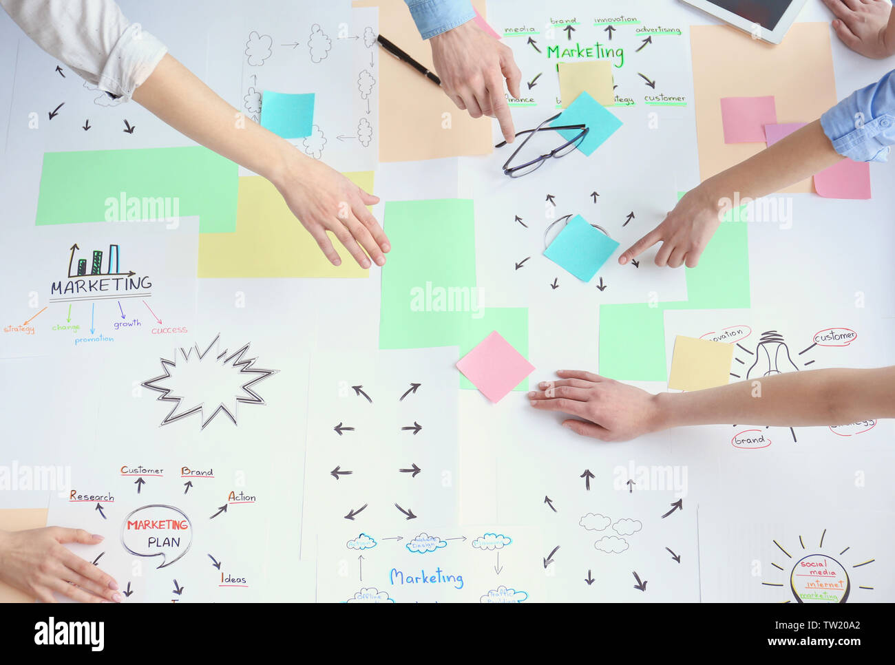 Group consultant working management hi-res stock photography and images ...