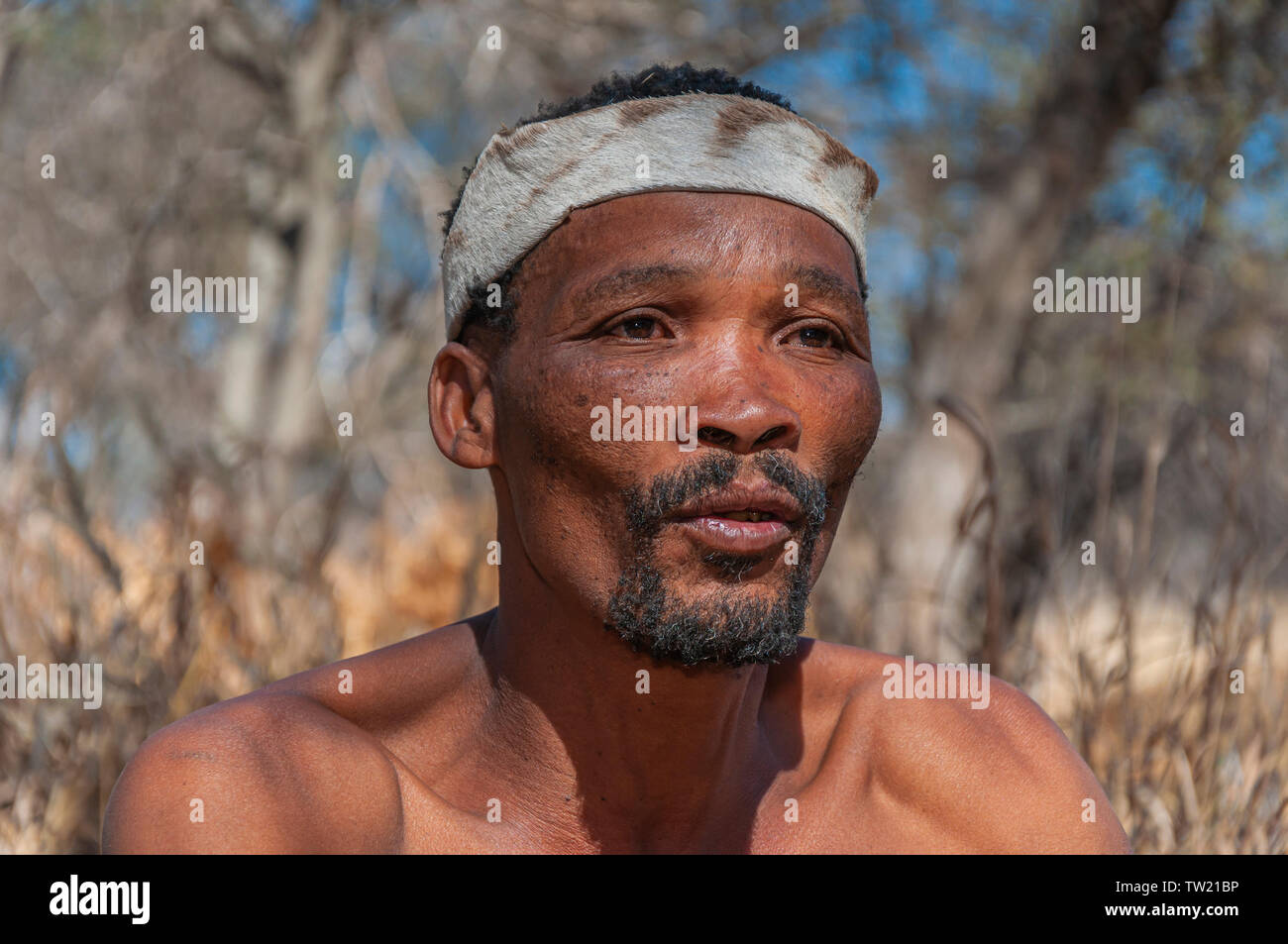 Khoisan hi-res stock photography and images - Alamy