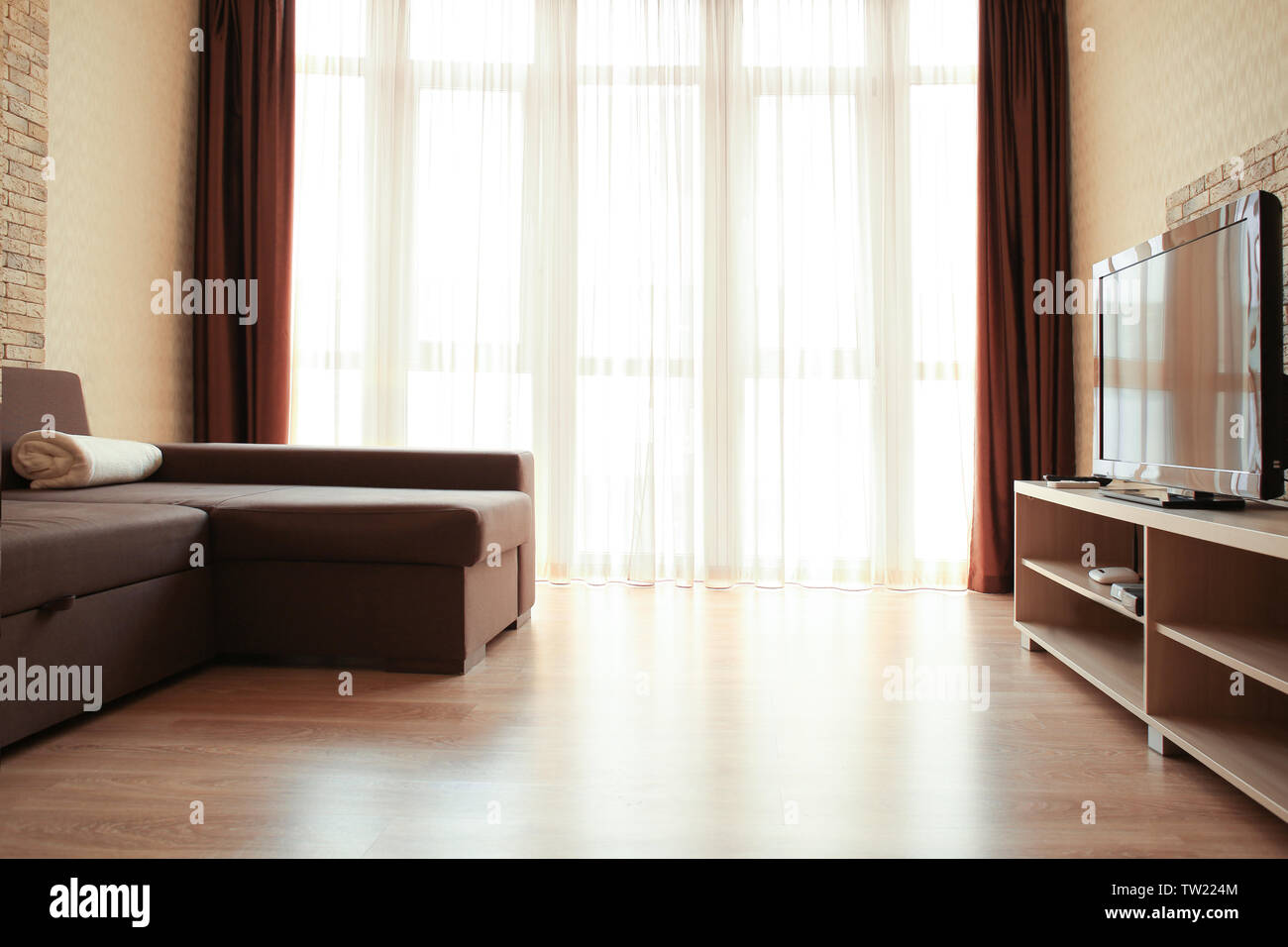 Shiny windows hi-res stock photography and images - Alamy