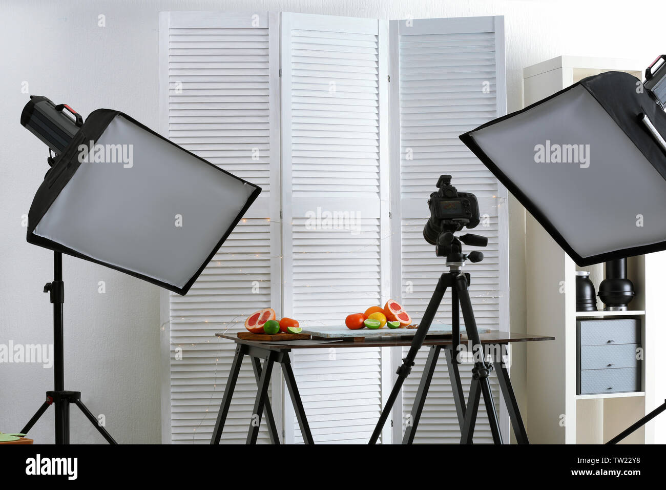 Design studio photoshoot hi-res stock photography and images - Alamy