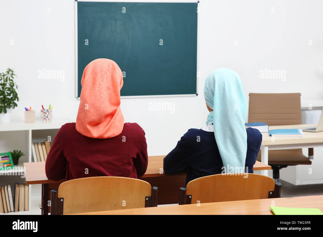 Classroom muslim girl two hi-res stock photography and images - Alamy