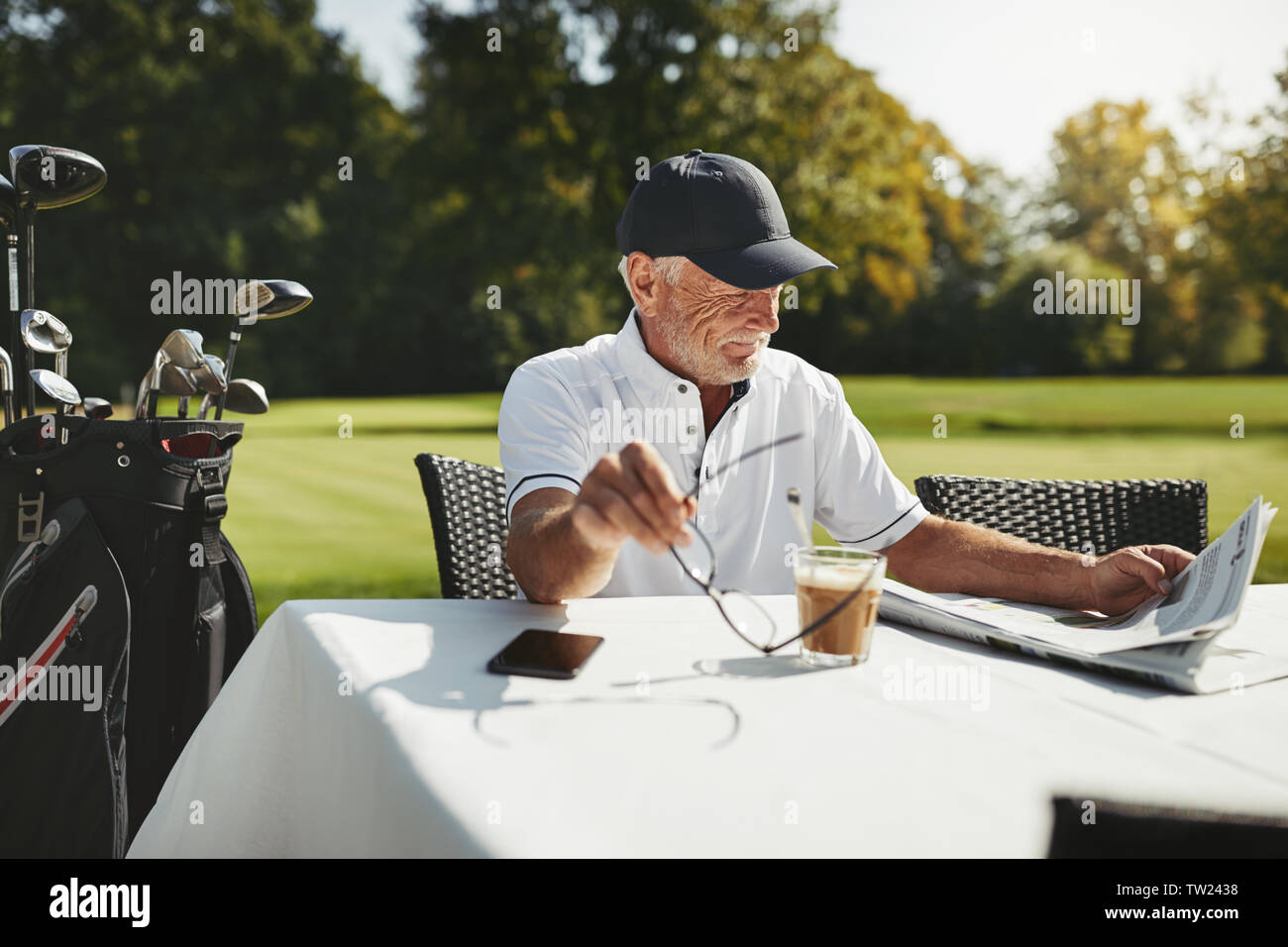 Golf club restaurant hi-res stock photography and images - Alamy