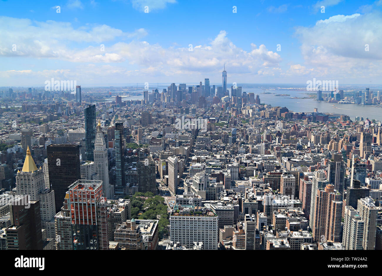 Metropolitan life buidling hi-res stock photography and images - Alamy