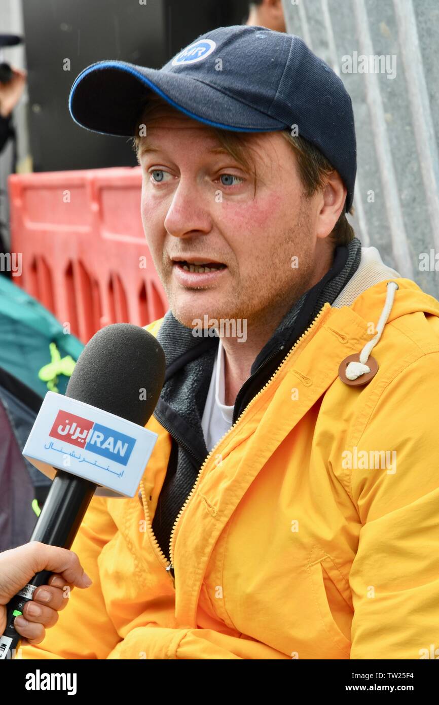 Demonstration outside the iranian embassy hi-res stock photography and ...