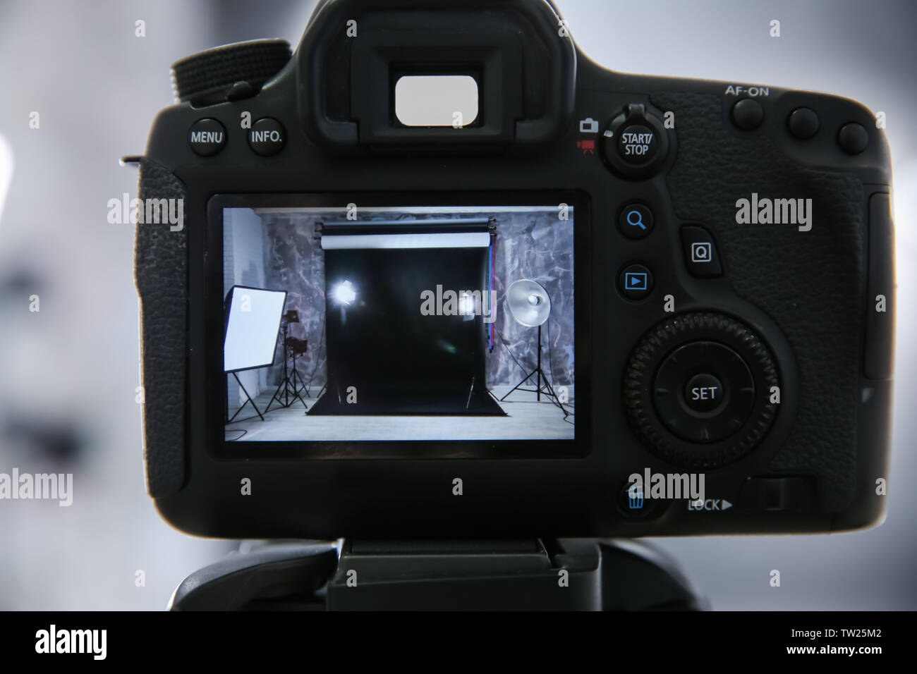 Empty photo studio interior on camera display Stock Photo - Alamy