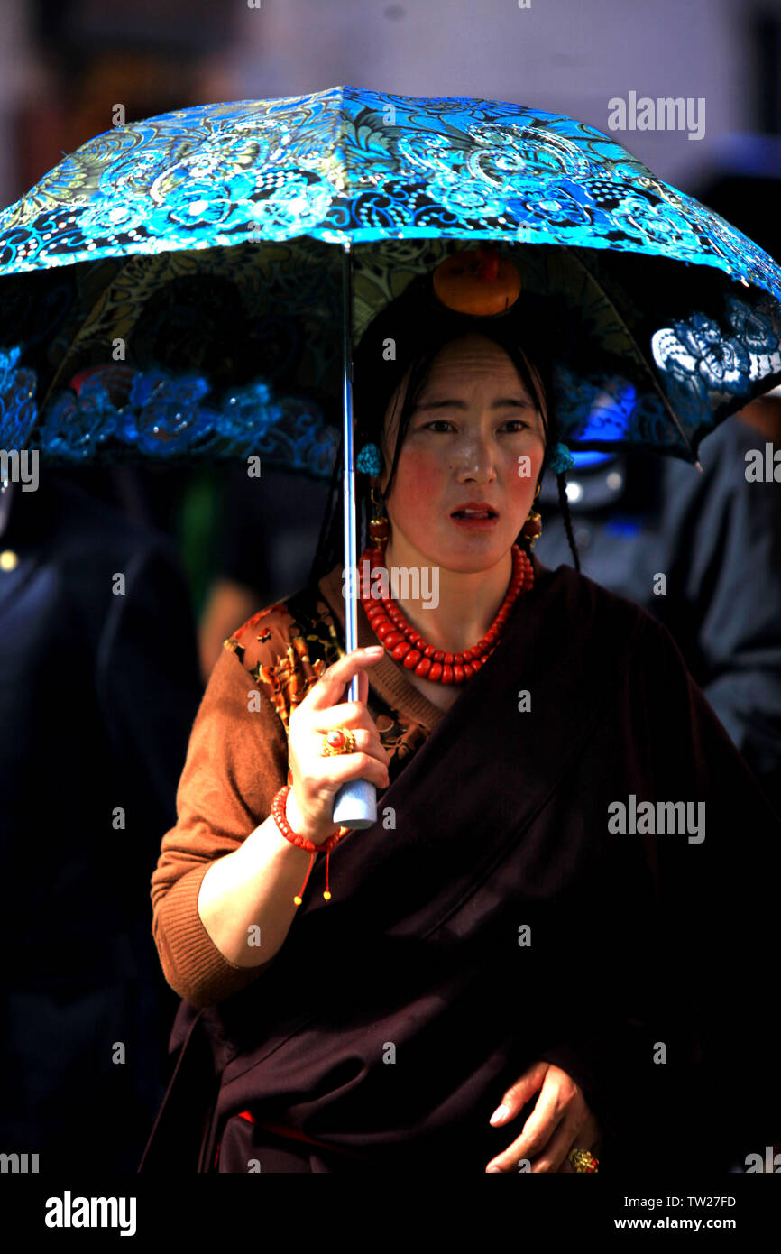 This is a set of random portrait photos taken on the streets of Lhasa ...