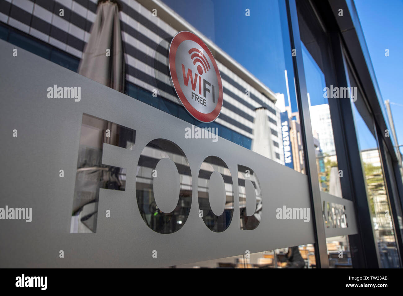 Internet towers hi-res stock photography and images - Alamy
