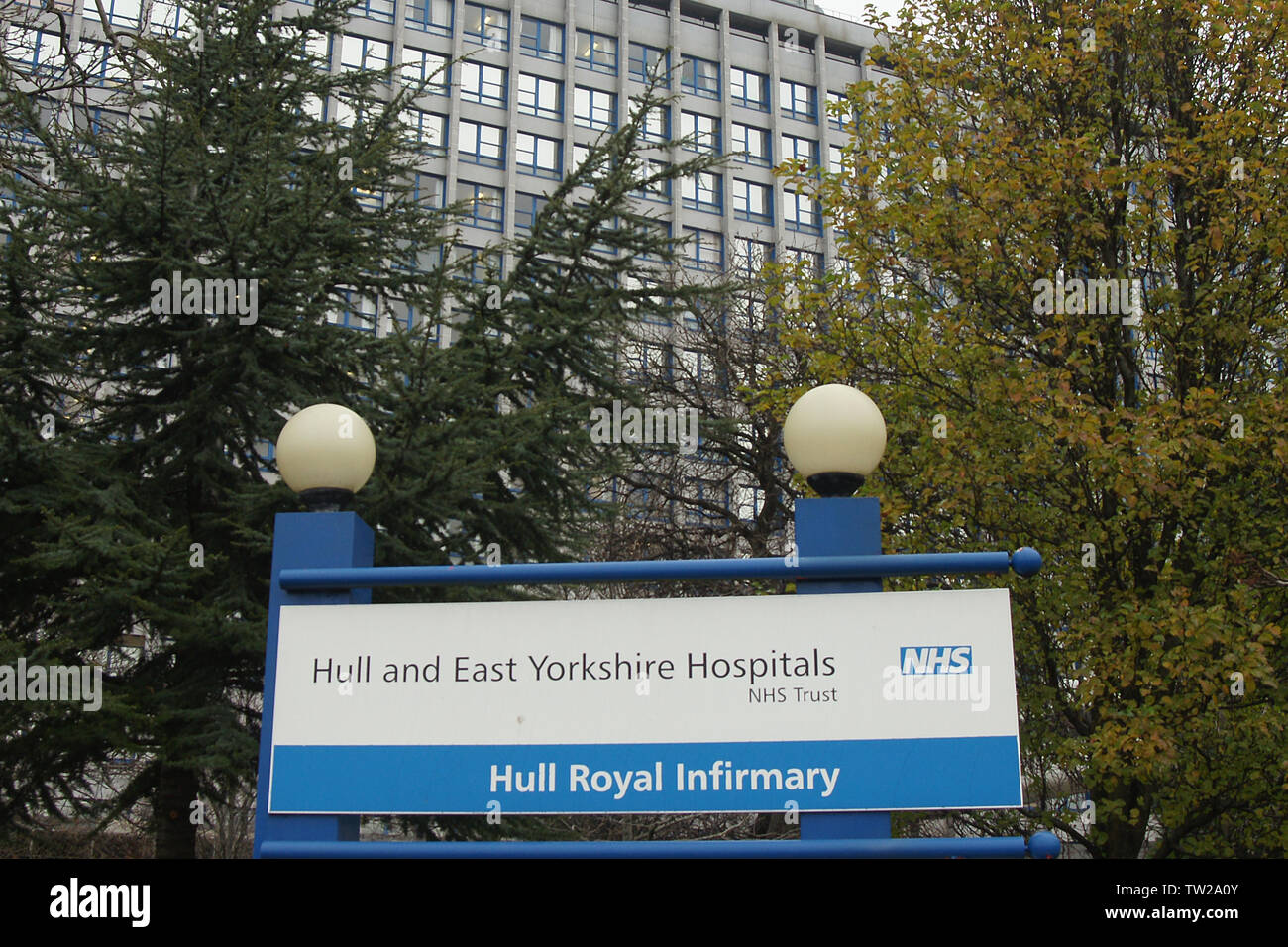 Accident emergency a&e hospital patient hi-res stock photography and ...