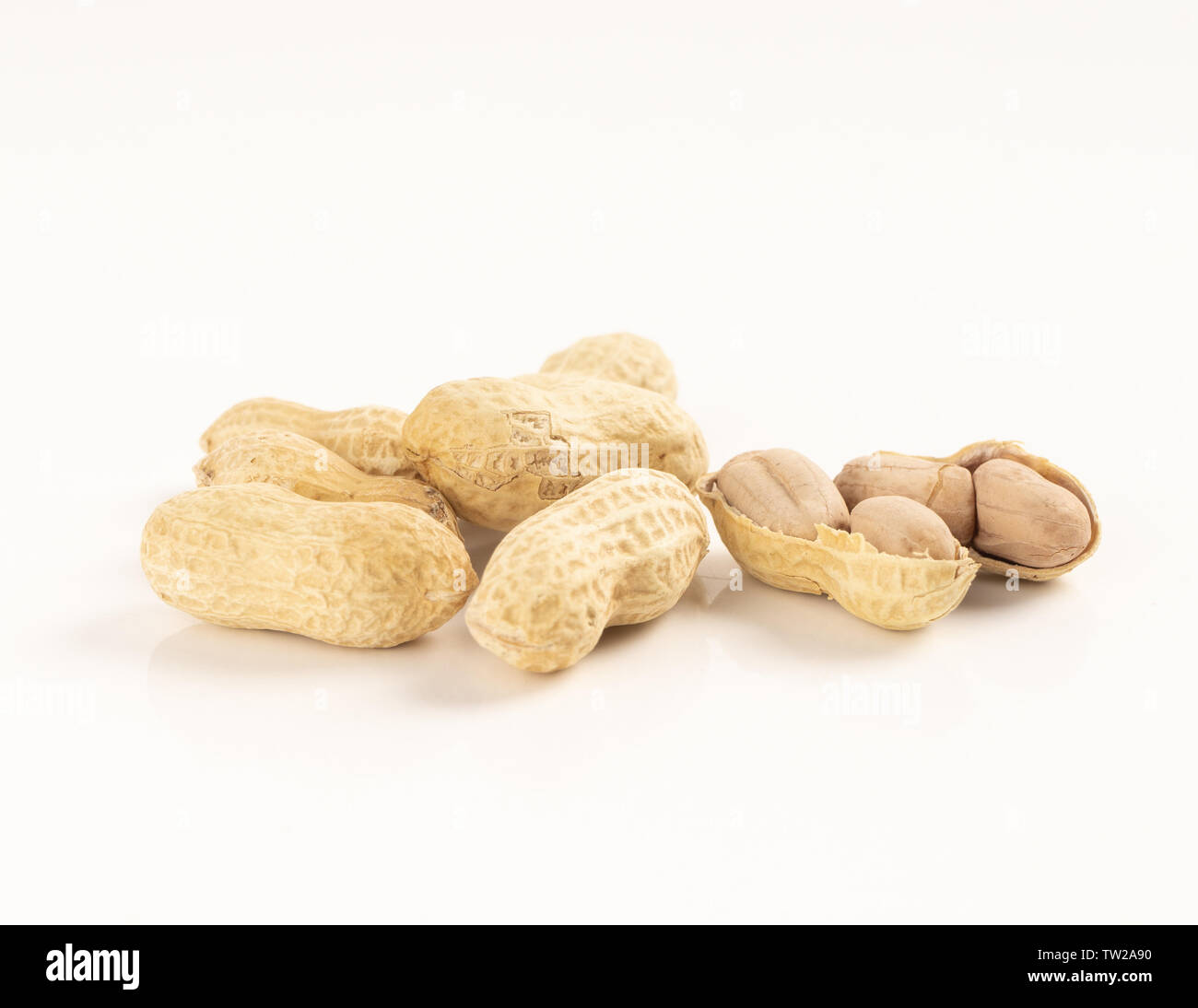 Multi-flavored thin-skinned peanuts Stock Photo - Alamy