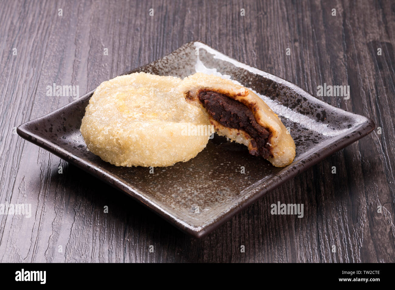 Tianjin fried cake hi-res stock photography and images - Alamy