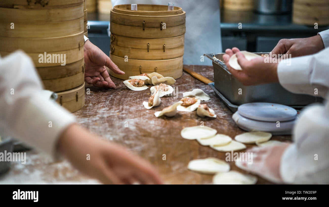 Traditional cooking in restaurant kitchen hi-res stock photography and ...