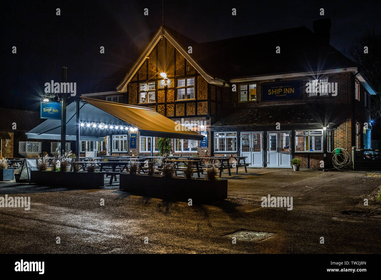 The Ship Inn at Itchenor, West Sussex Stock Photo - Alamy