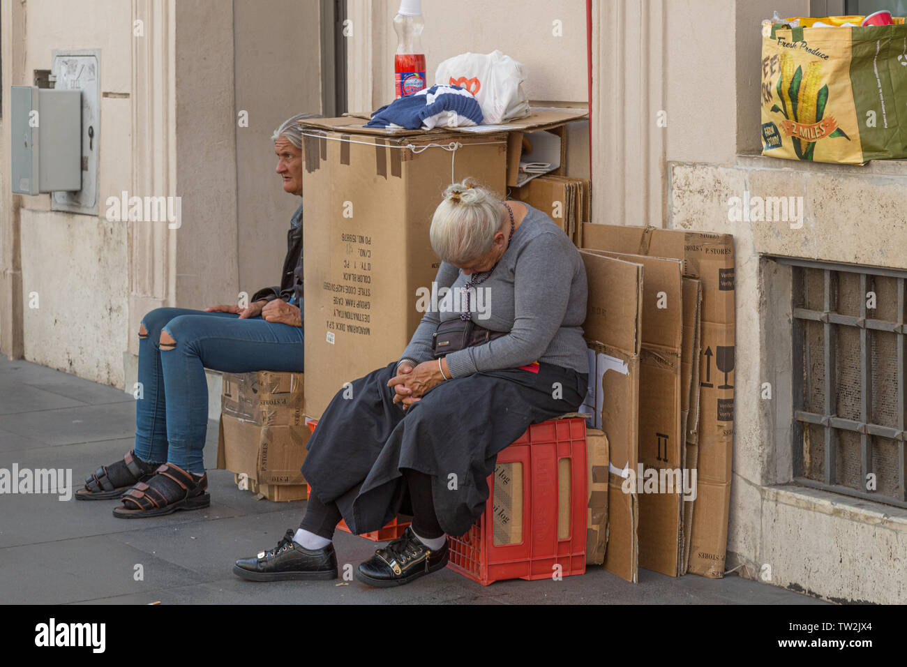 Homeless sleeping in cardboard box hi-res stock photography and images ...