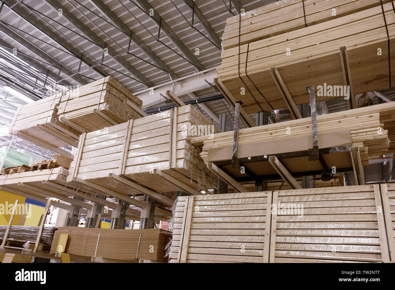 Building materials in wholesale warehouse Stock Photo - Alamy