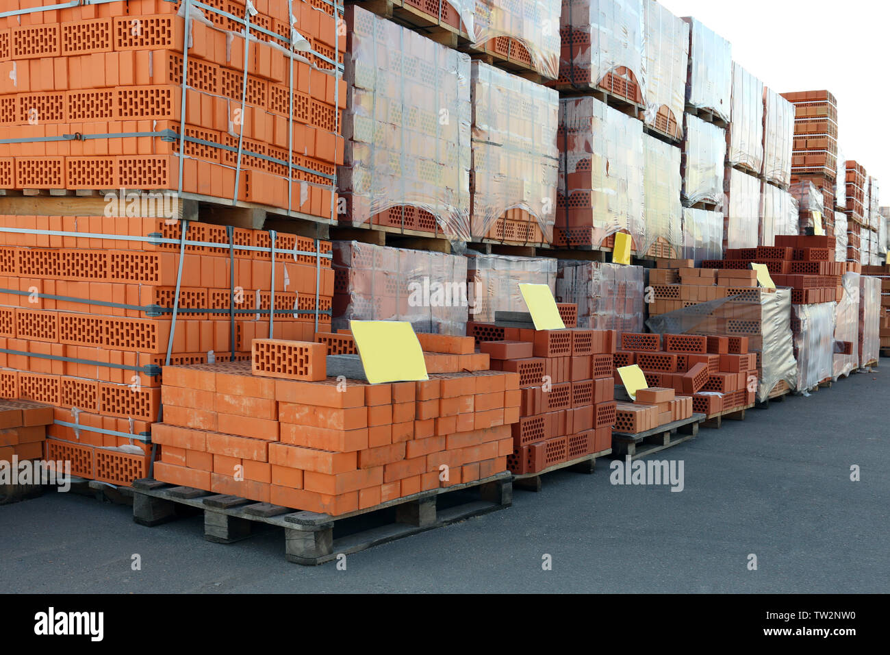 Bricks export hi-res stock photography and images - Alamy