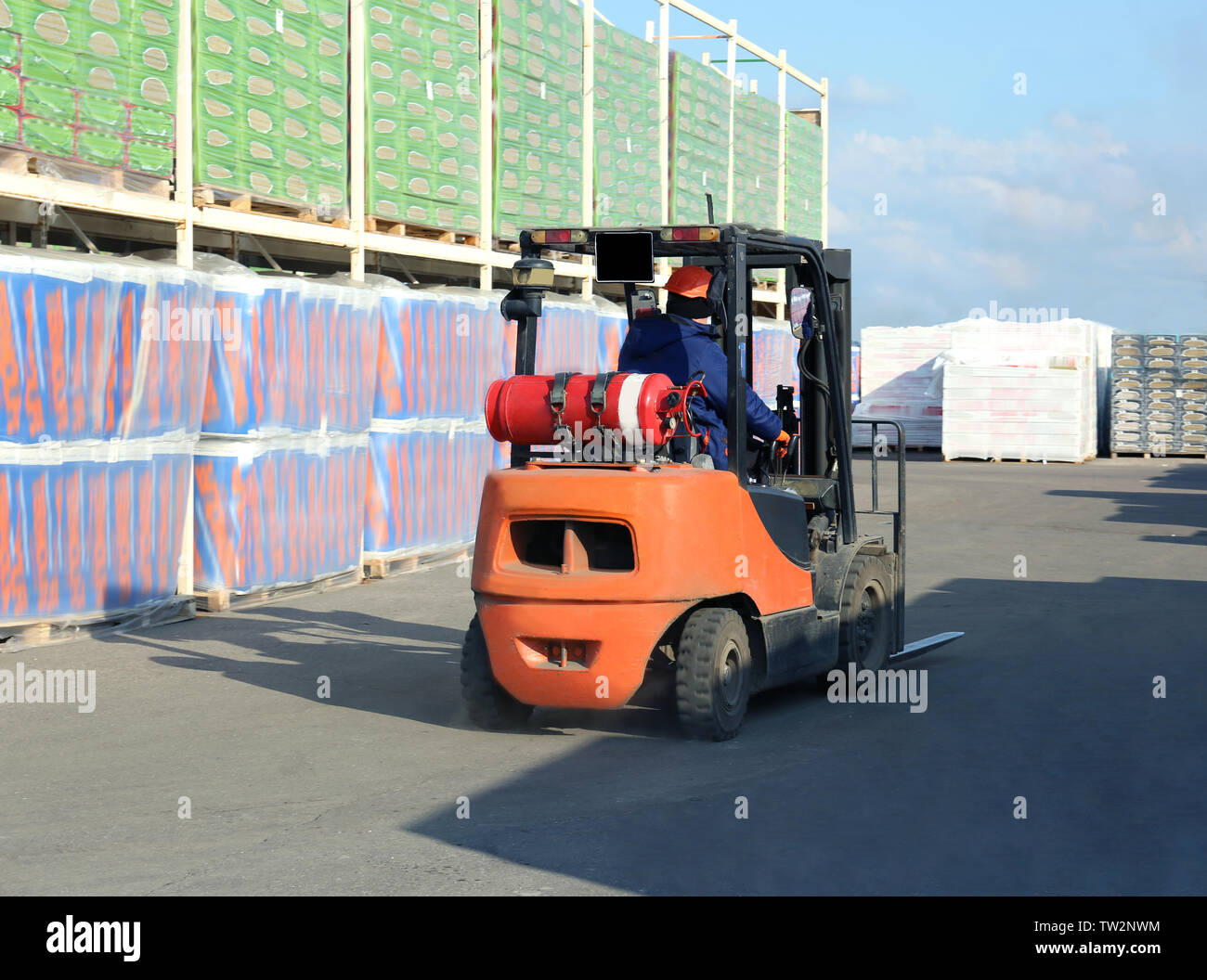 Stacking truck hi-res stock photography and images - Alamy