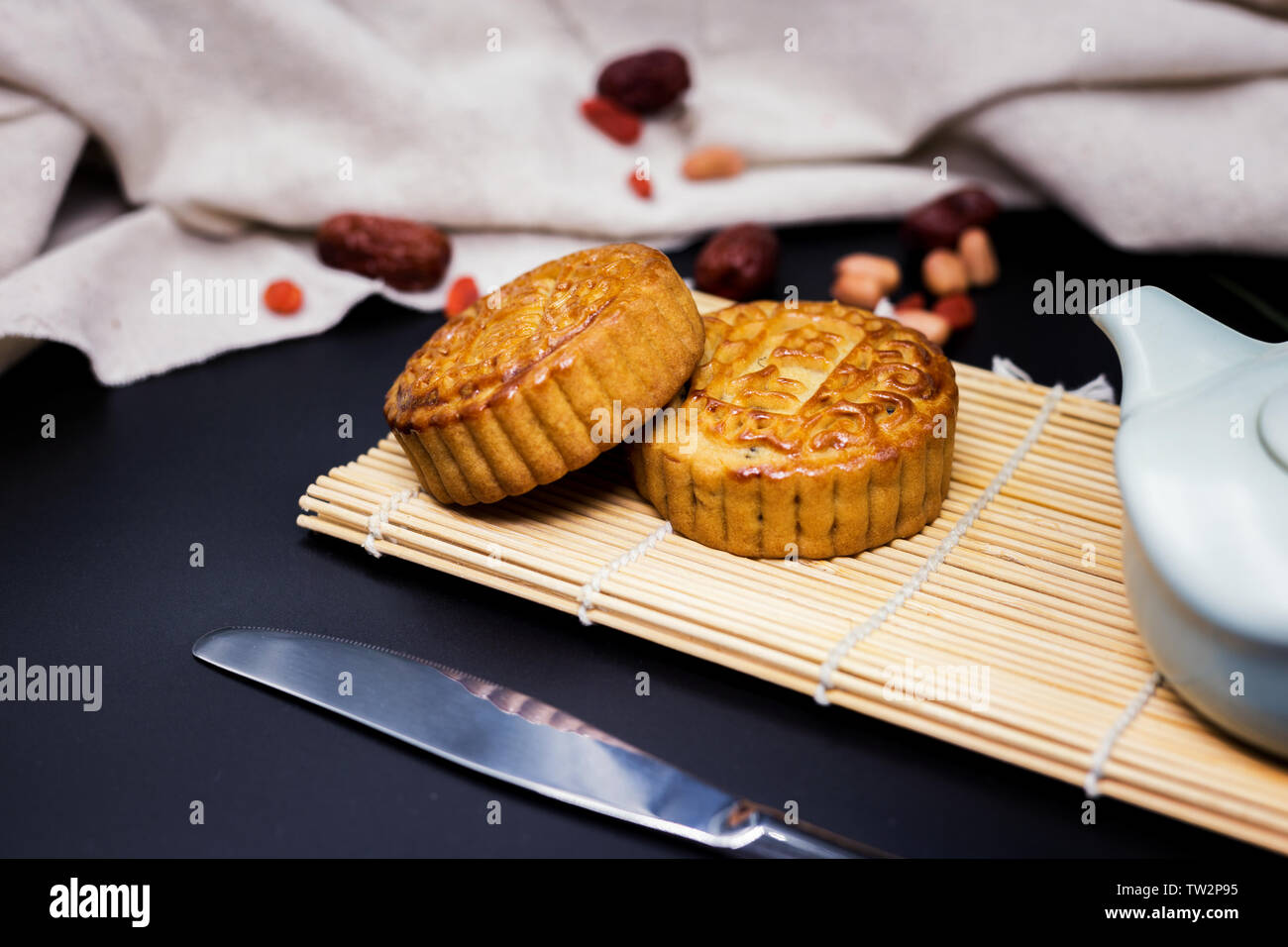 Chinese traditional cuisine Mid-Autumn Festival moon cake tea set Stock ...