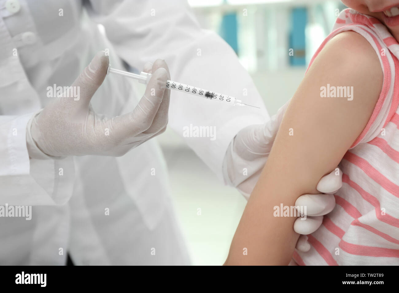 Child arm receiving an injection hi-res stock photography and images ...