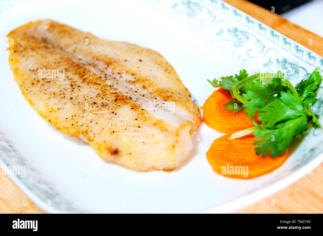 Fish steak hi-res stock photography and images - Alamy