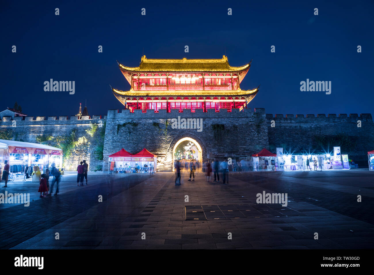 Night view of Water Pavilion Gate, Quzhou City Stock Photo - Alamy
