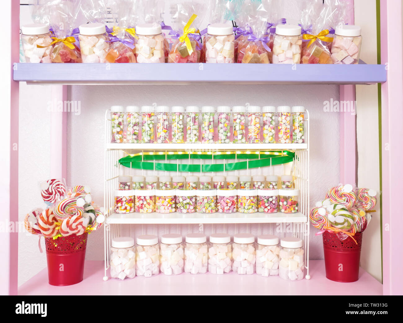 Colorful lollipops counter hi-res stock photography and images - Alamy