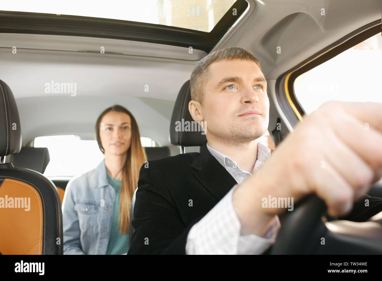 Female taxi driver passenger hi-res stock photography and images - Alamy Female taxi driver passenger hi-res stock photography and images - Alamy