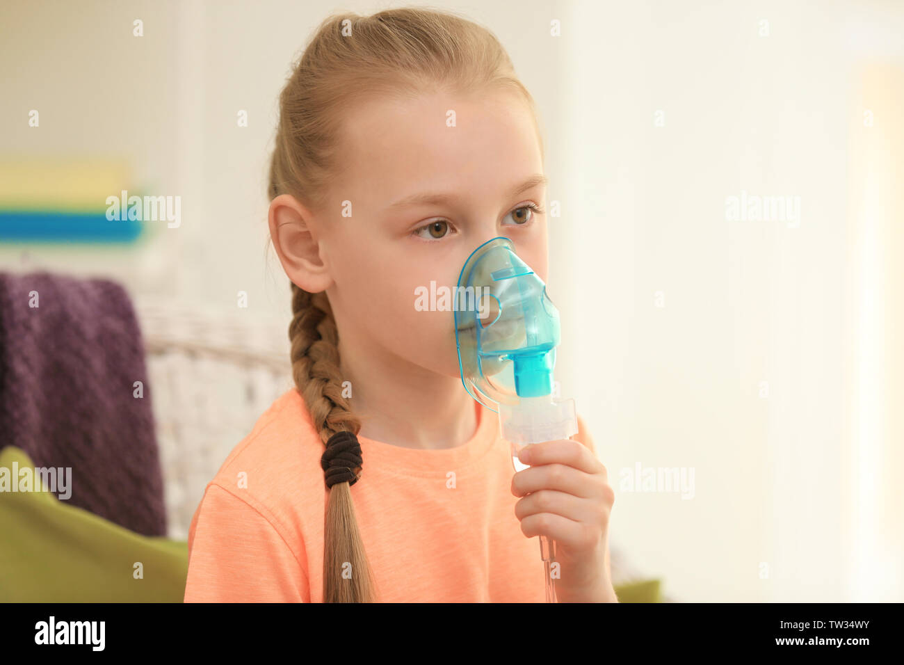 Child breathing machine hi-res stock photography and images - Alamy