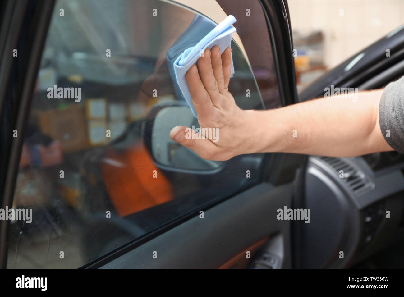 Polishing front door hi-res stock photography and images - Alamy