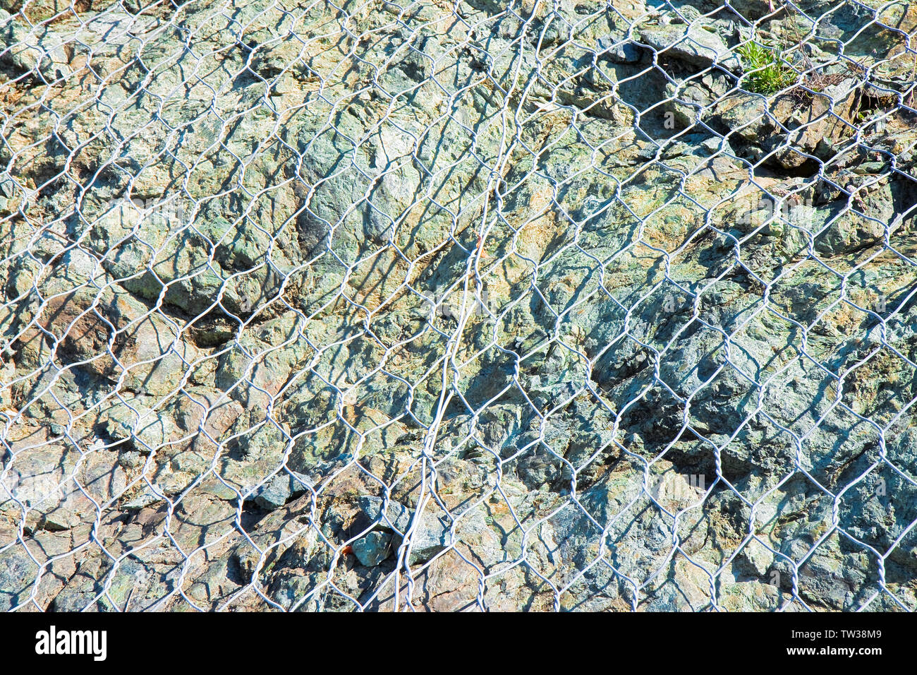 Rockslide wire hi-res stock photography and images - Alamy