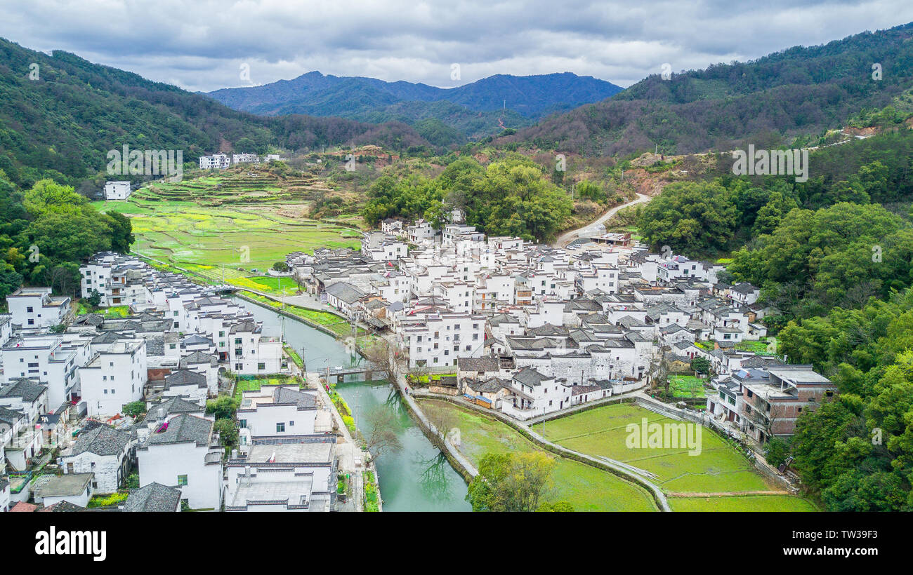 Hui school buildings with white walls hi-res stock photography and ...