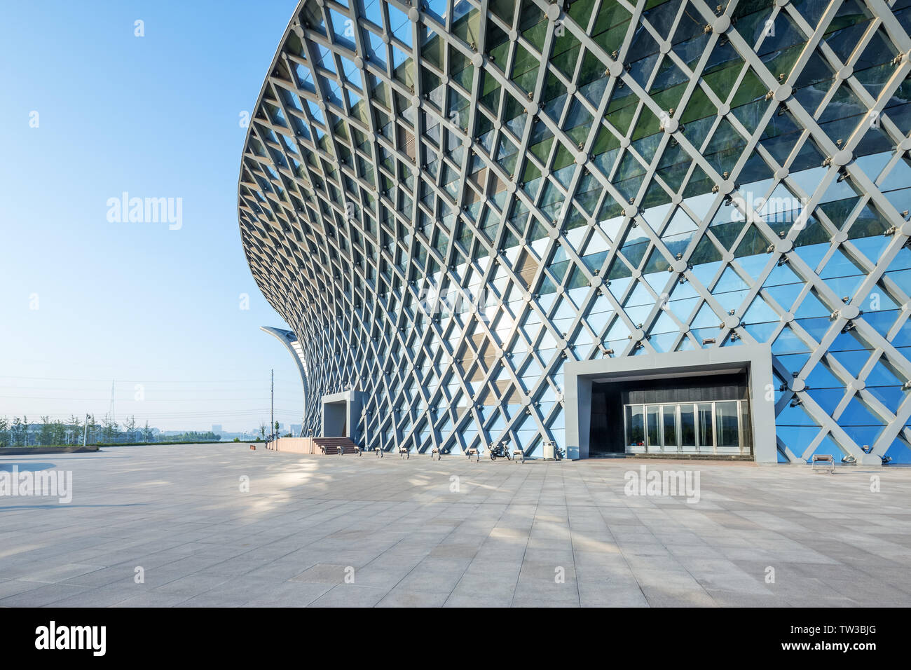 Modern building exterior empty ground Stock Photo - Alamy