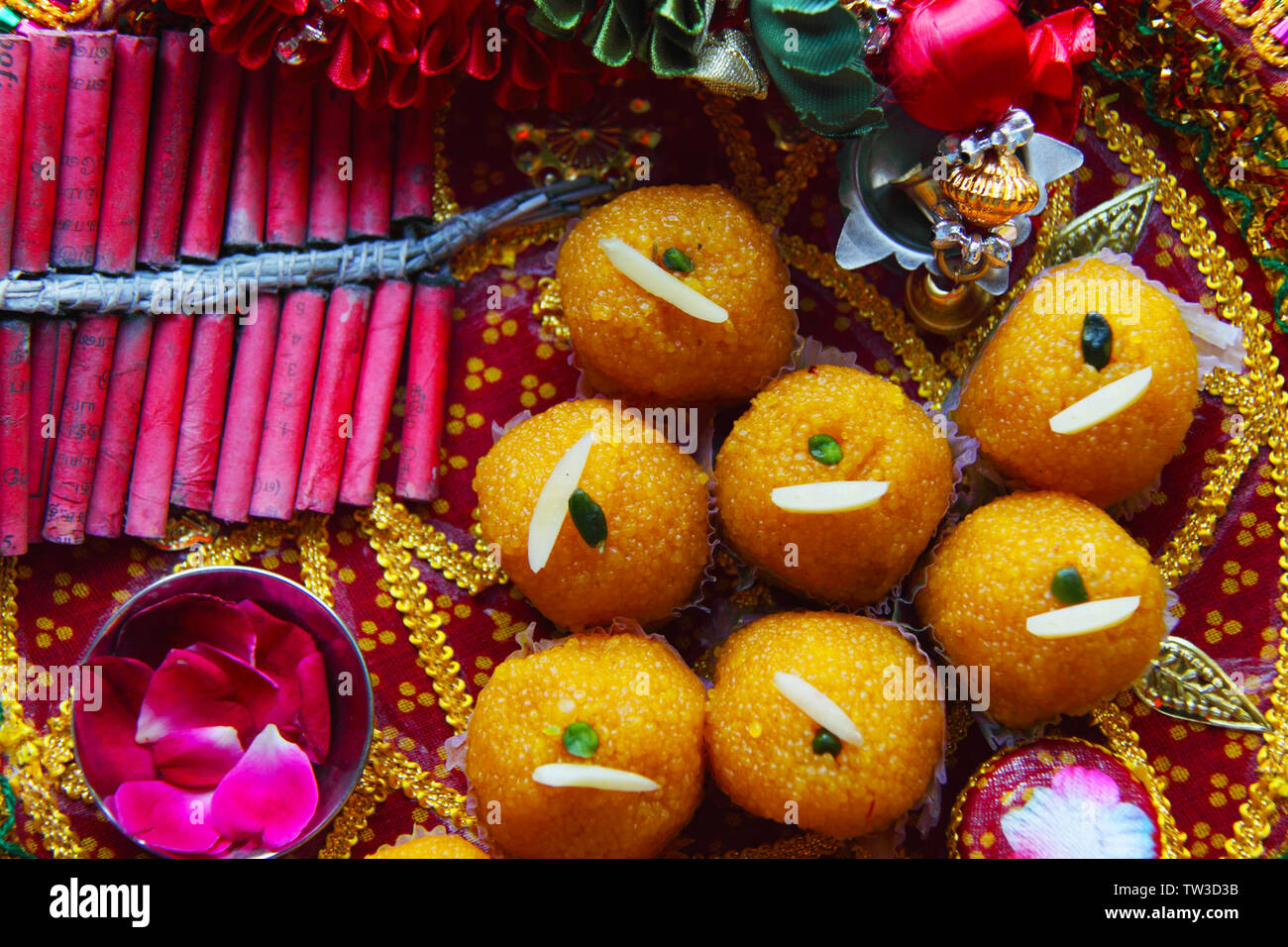 Close up of a diwali pooja thali Stock Photo - Alamy