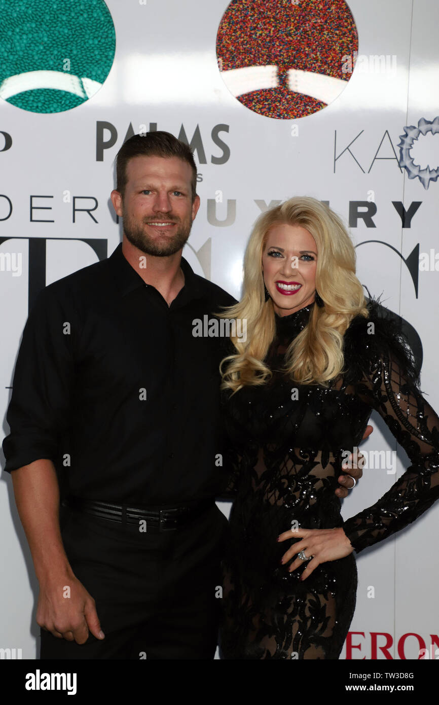 Vegas Magazine 16th Anniversary Party KAOS Nightclub Palms Resort ...