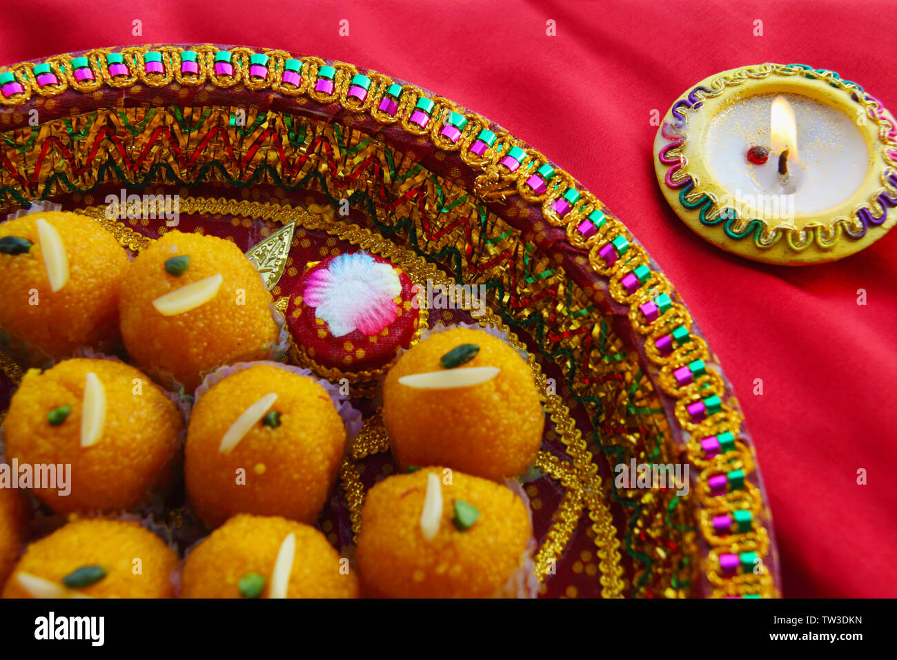 Close up of a diwali pooja thali Stock Photo - Alamy