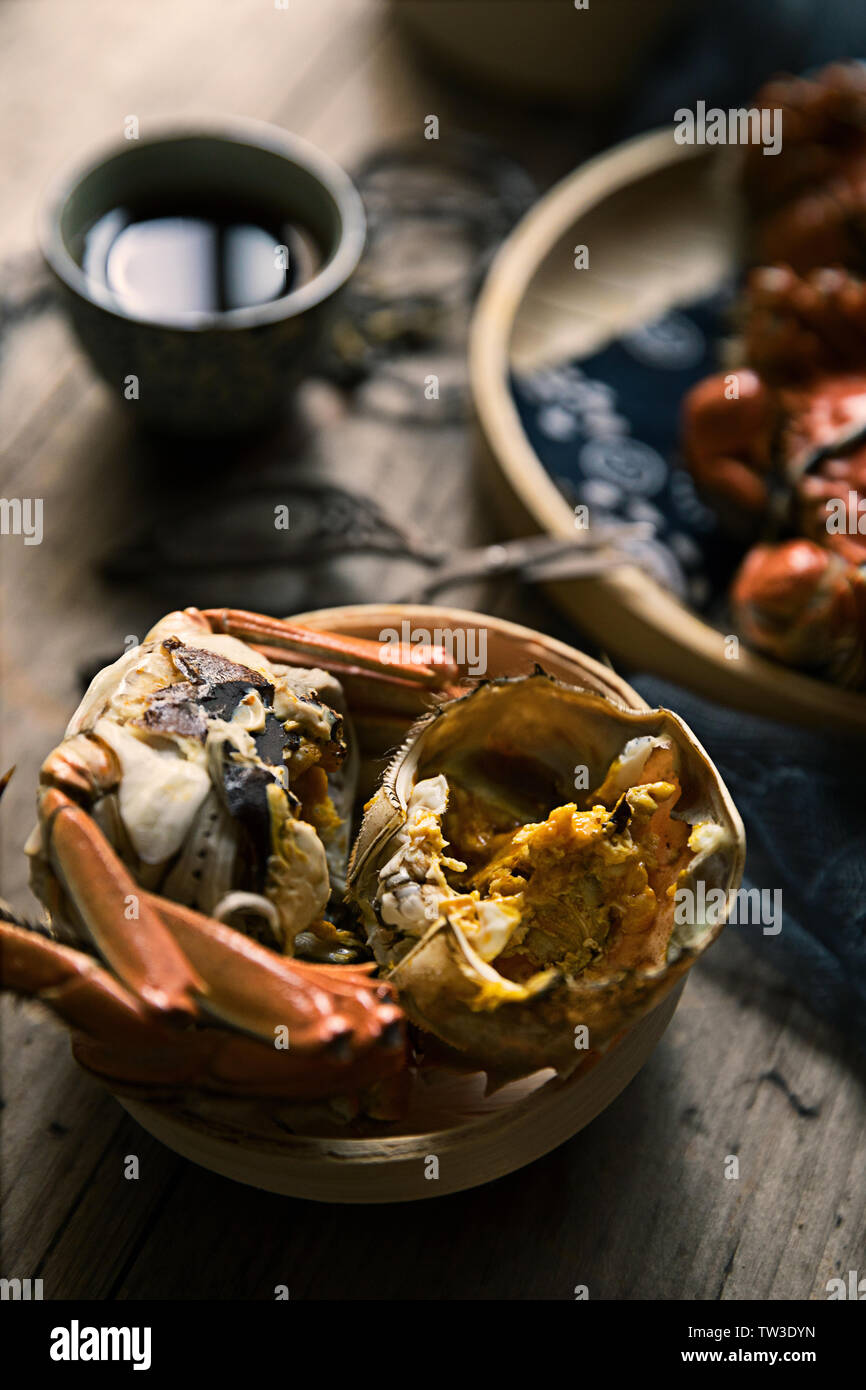 Hairy crab in shell hi-res stock photography and images - Alamy