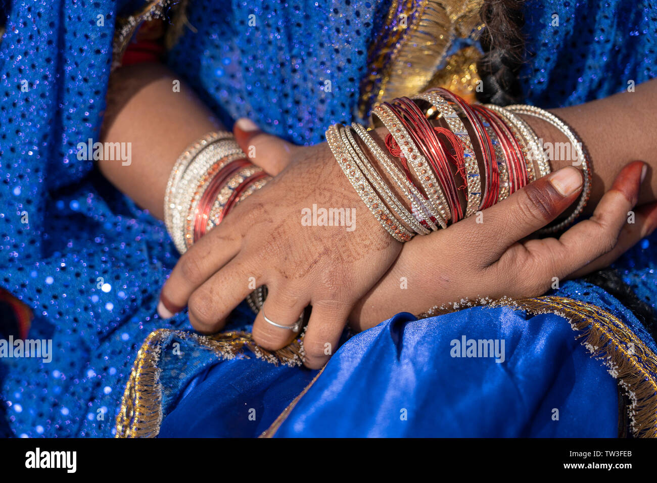 Indian lady in sari with her hands hi-res stock photography and images ...