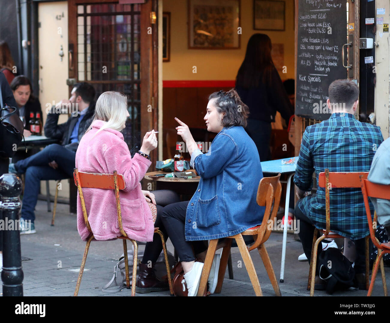 Exmouth Market, Clerkenwell, drinking Stock Photo - Alamy