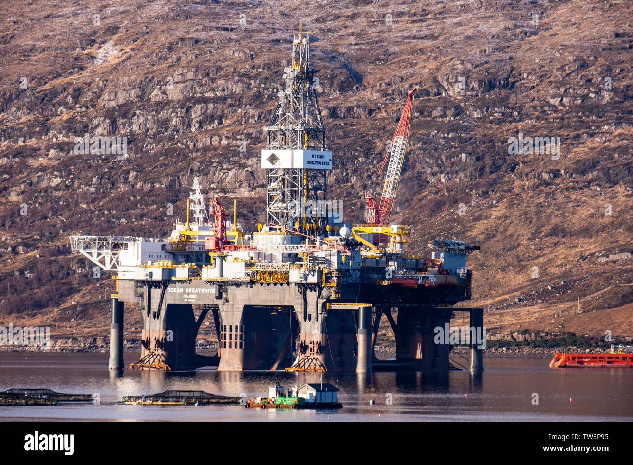 Ocean GreatWhite, world's largest semi-submersible drilling rig in Loch ...