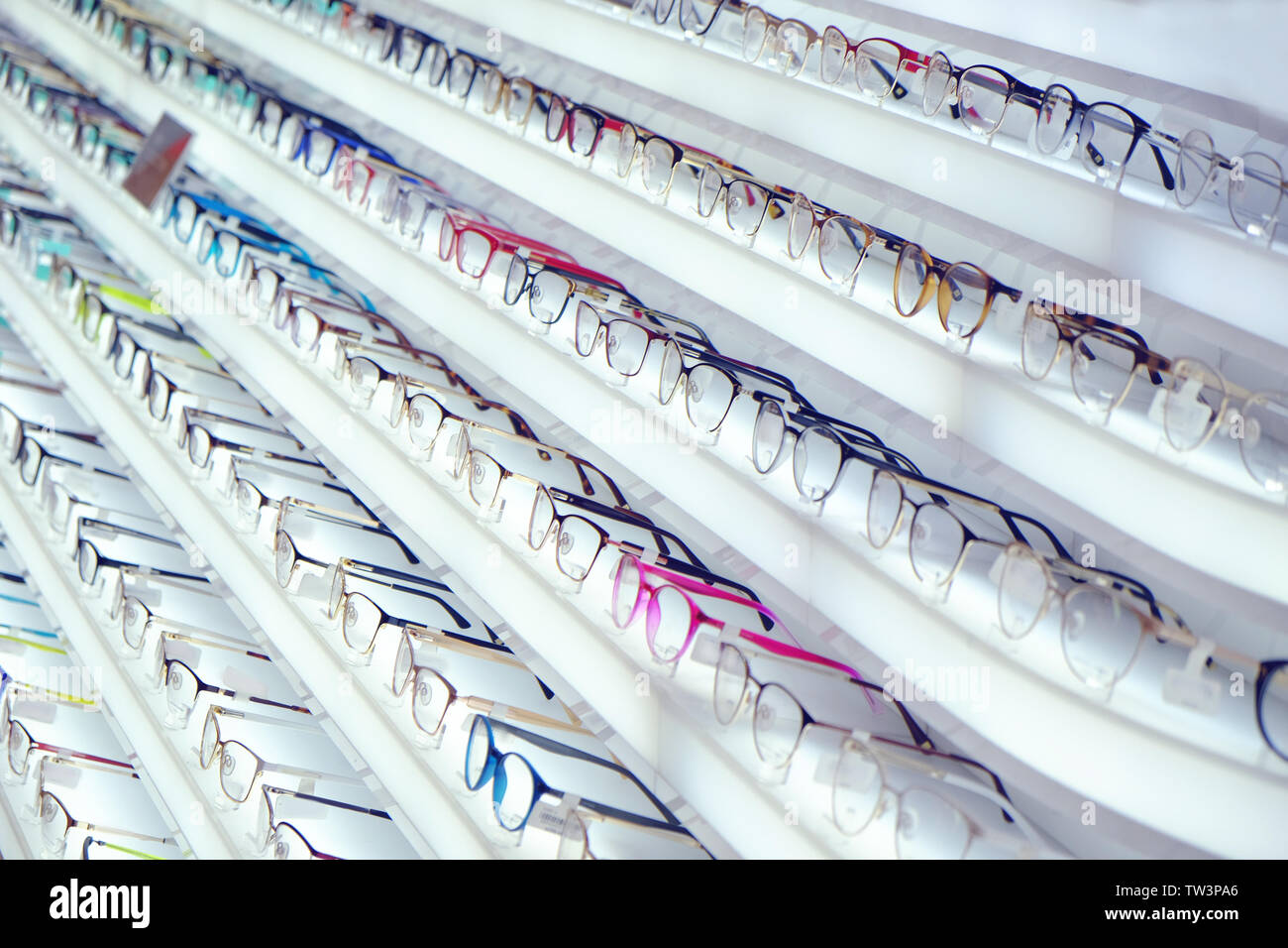 Showcase with spectacles in shop Stock Photo - Alamy