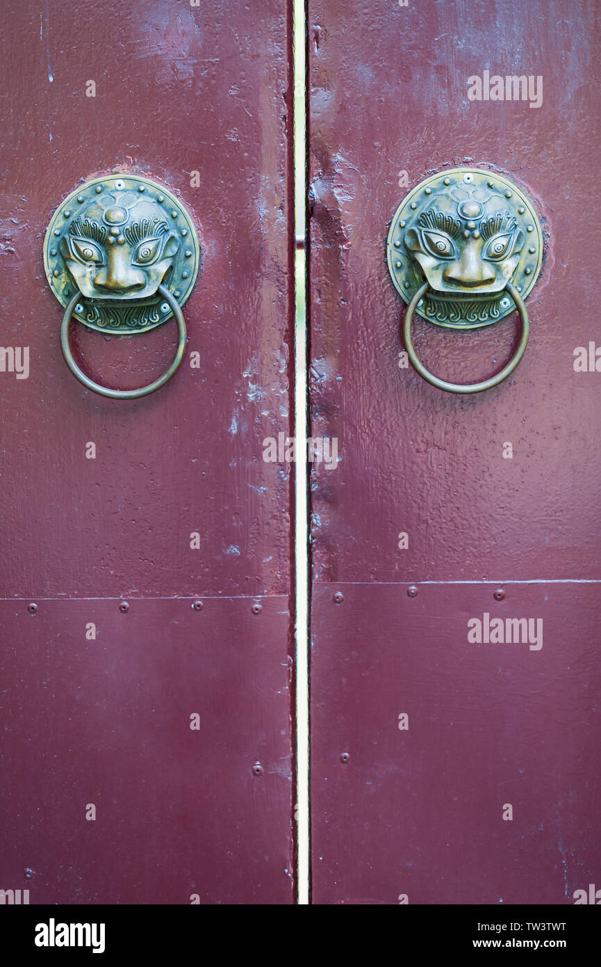 Traditional Chinese Red Gate Stock Photo - Alamy