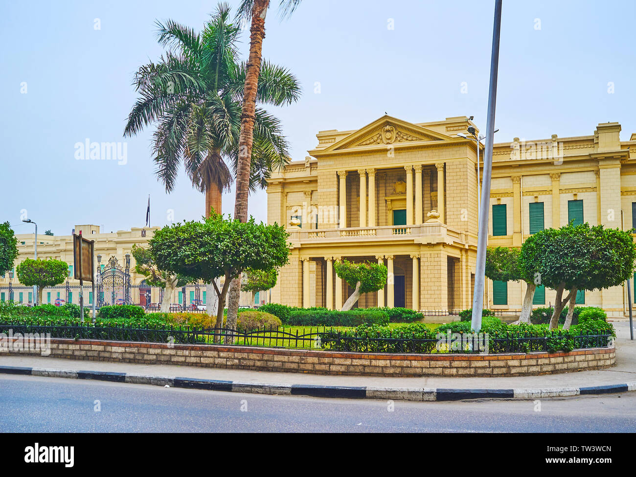Old building downtown cairo hi-res stock photography and images - Alamy