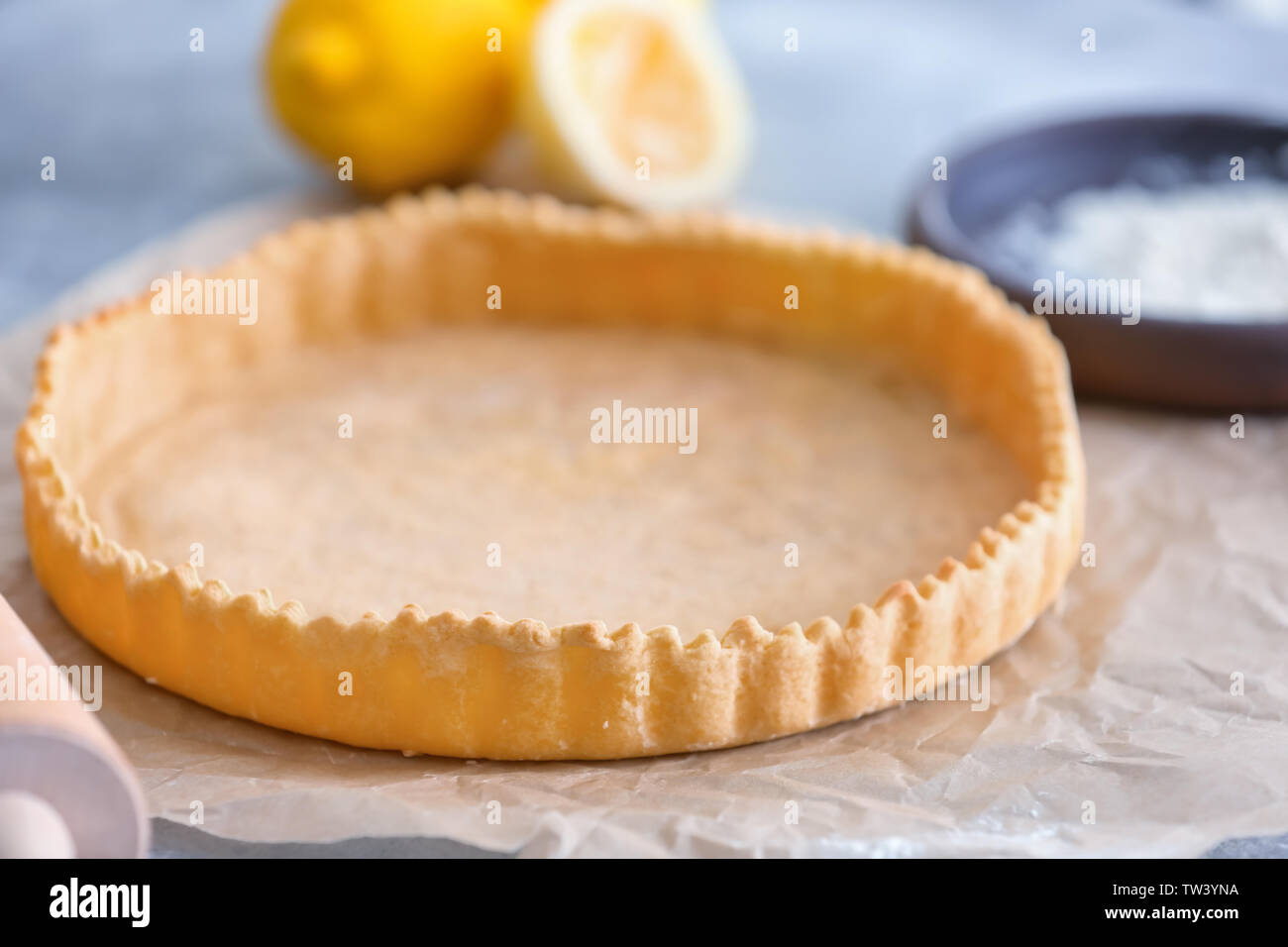 Empty pie hi-res stock photography and images - Alamy