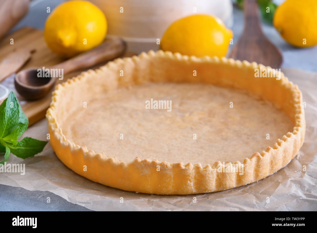 Empty pie crust hi-res stock photography and images - Alamy