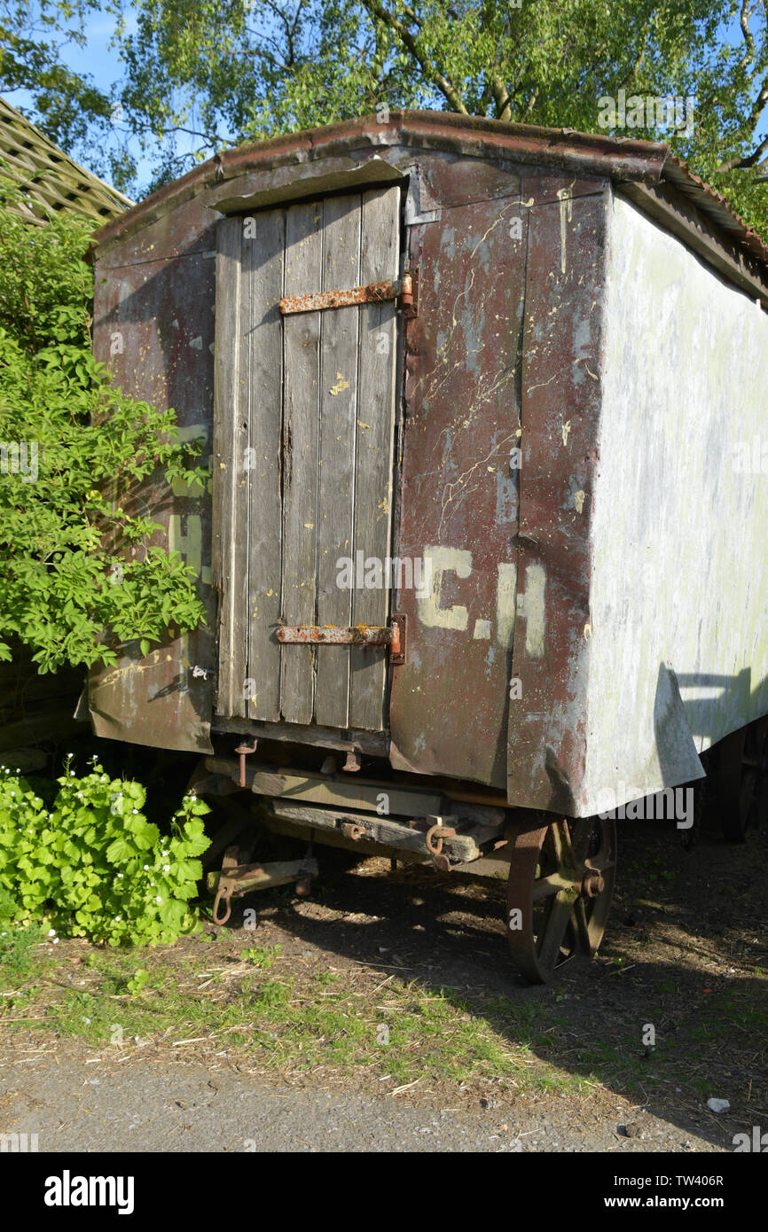 Old shepherds hut hi-res stock photography and images - Alamy