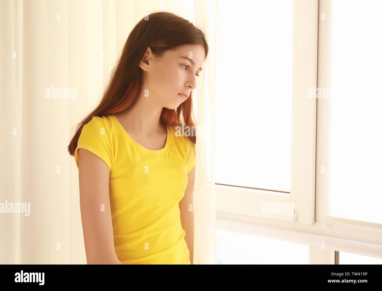 Sad pretty girl hi-res stock photography and images - Alamy