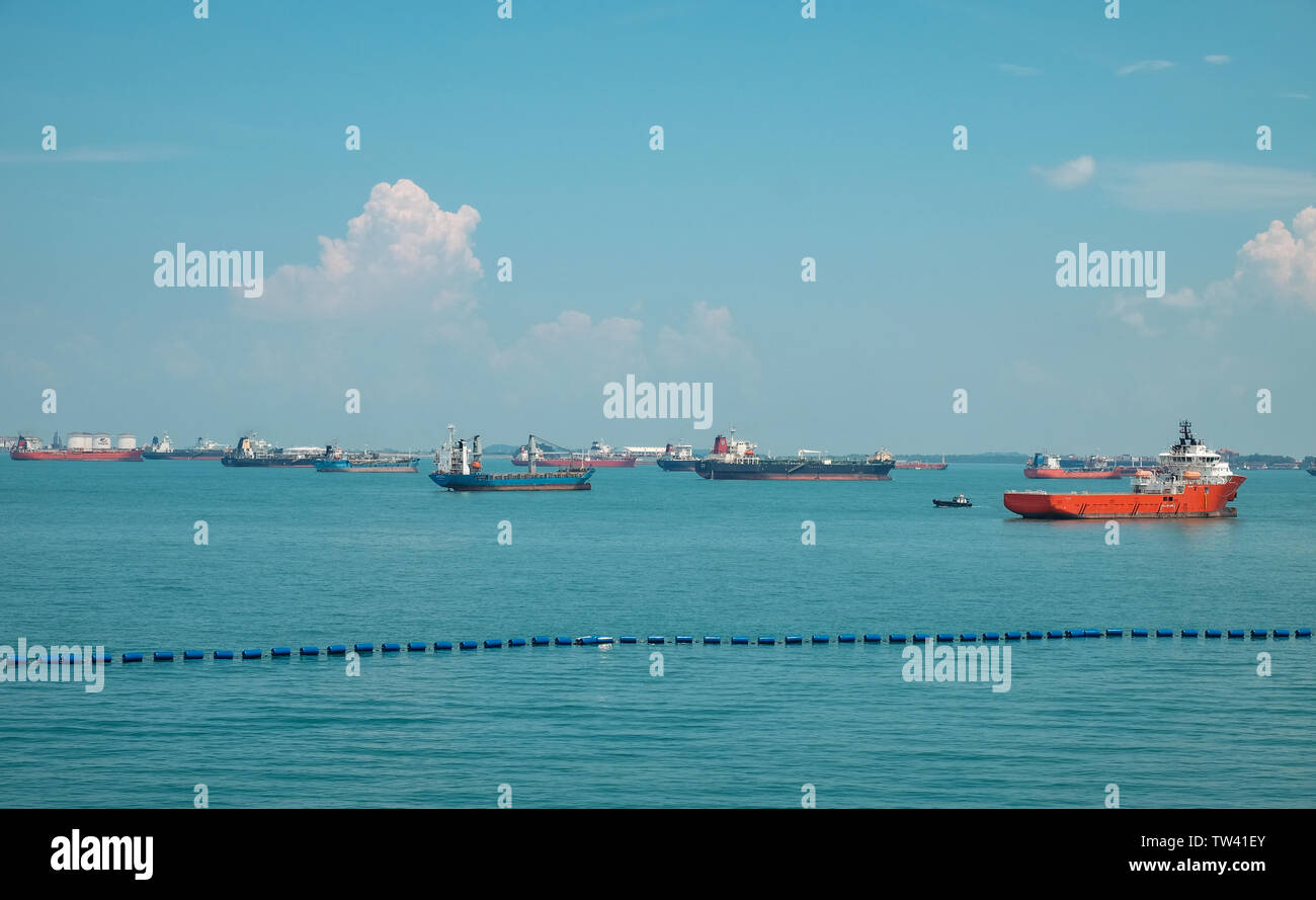 Tanker ships hi-res stock photography and images - Alamy