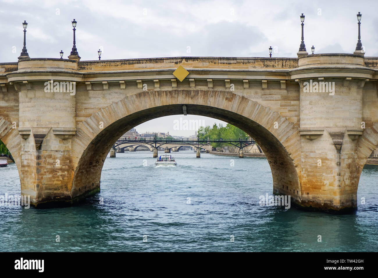 Beautiful arched bridges hi-res stock photography and images - Alamy